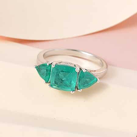 Buy Emeraldine Quartz (Triplet) 3 Stone Ring in Platinum Over Sterling ...